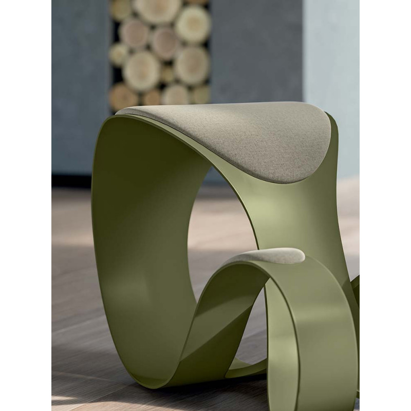 Q-Lunar Chair – Ergonomic Design with High-Elasticity Padding